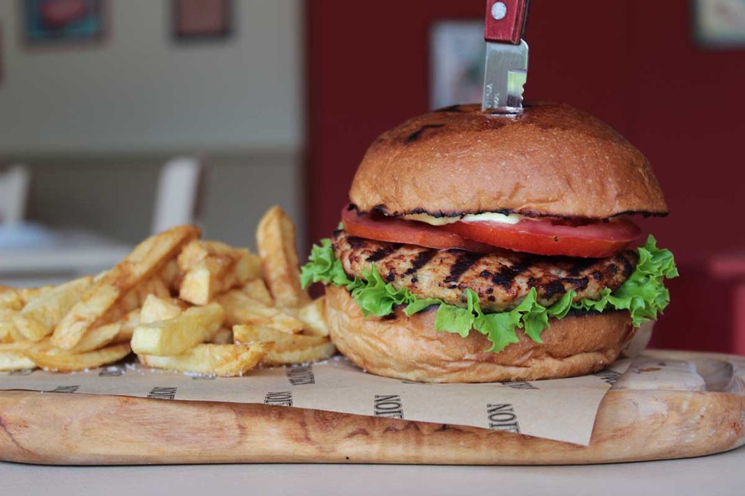 Δοκιμάσαμε τα νέα burgers του Κρεατοφαγείον και εκστασιαστήκαμε ...