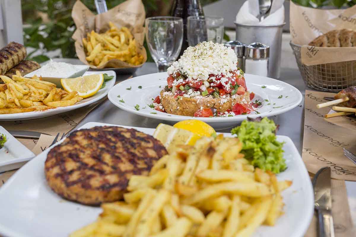 Kalamaki Bar: Το καλύτερο σουβλάκι… είναι σε καλαμάκι! - Athens Hot Spots