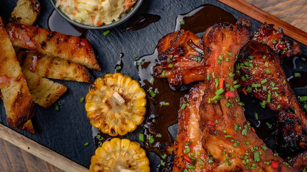 Juicy Grill: Τα καλύτερα burgers της Αθήνας, τώρα (και) στο κέντρο της ...