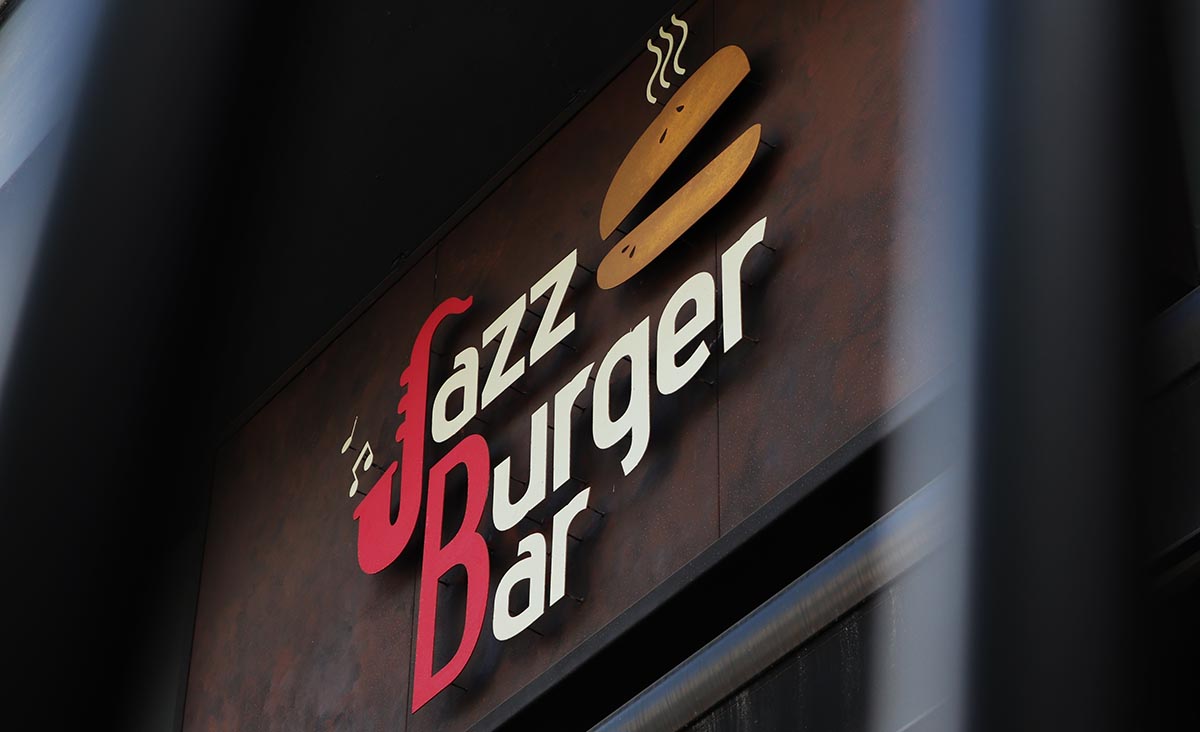 Jazz Burger Bar: Burgers, μπύρες και jazz στο Ίλιον και το Αιγάλεω ...