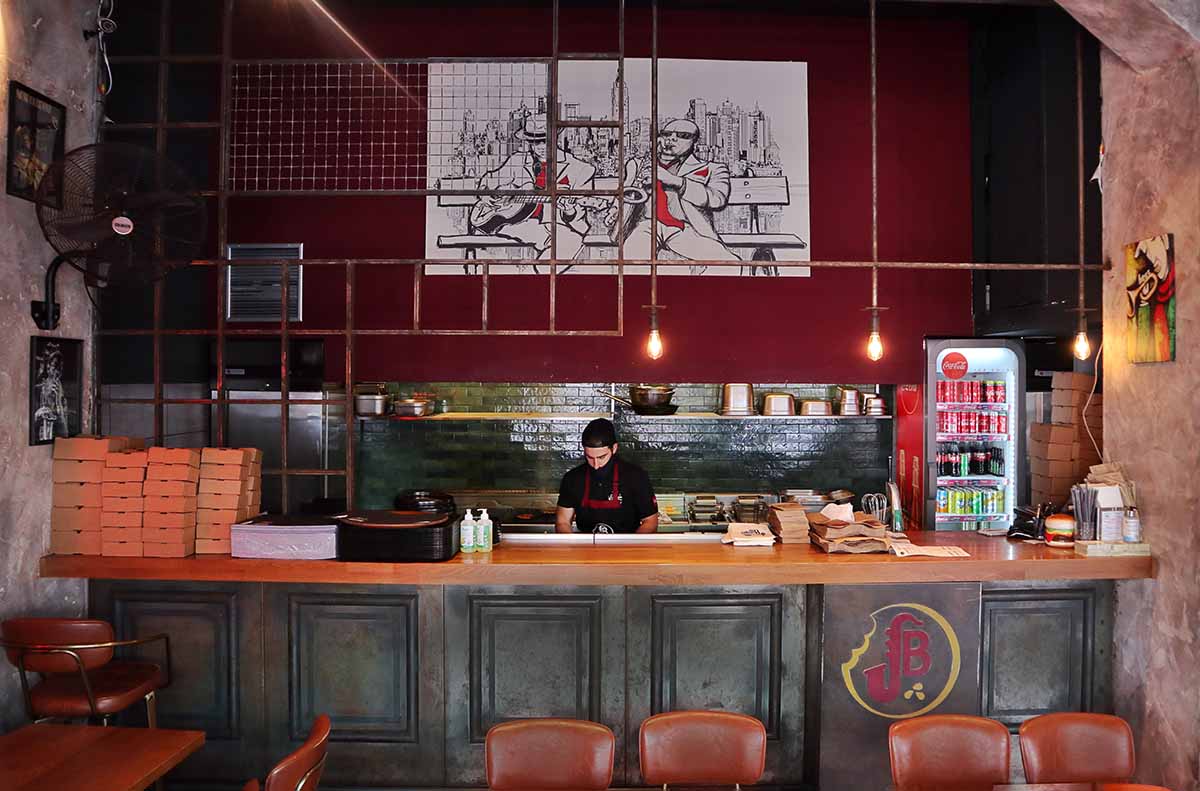 Jazz Burger Bar: Burgers, μπύρες και jazz στο Ίλιον και το Αιγάλεω ...