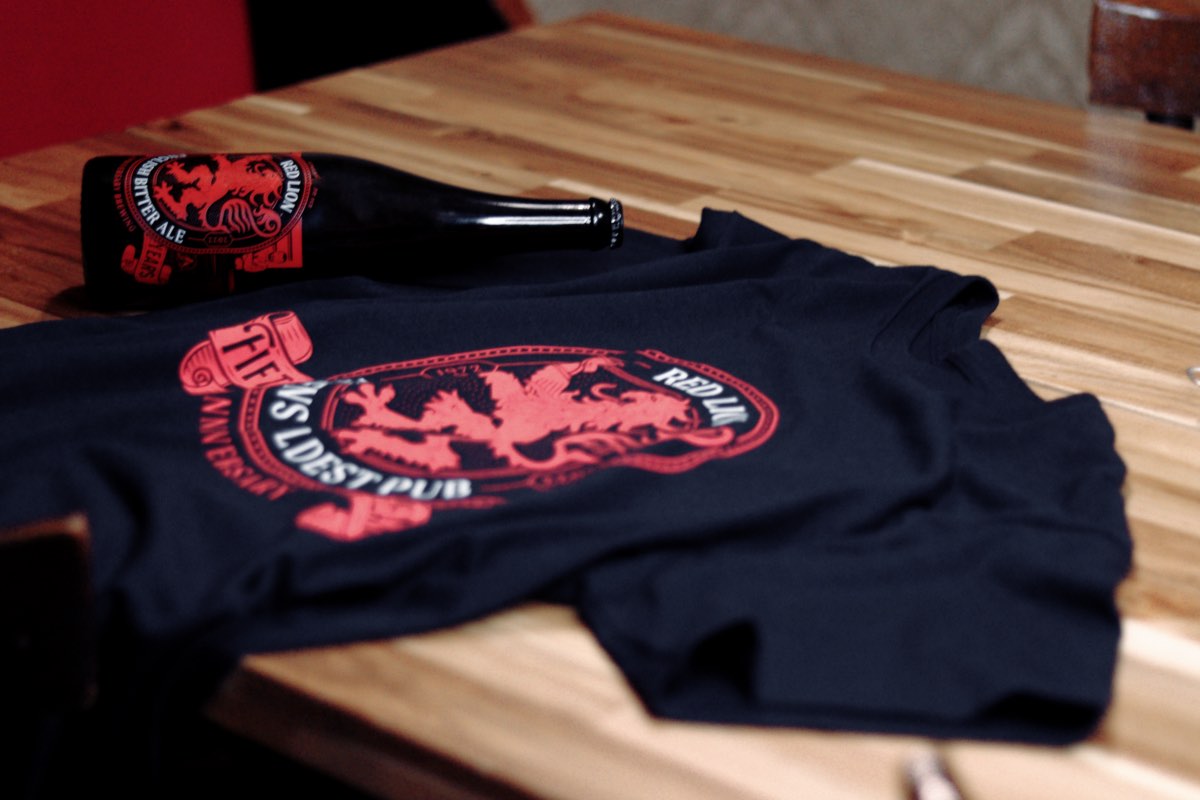 Red Lion Pub: Επισκεφθήκαμε τη θρυλική pub του Παγκρατίου - Athens Hot ...