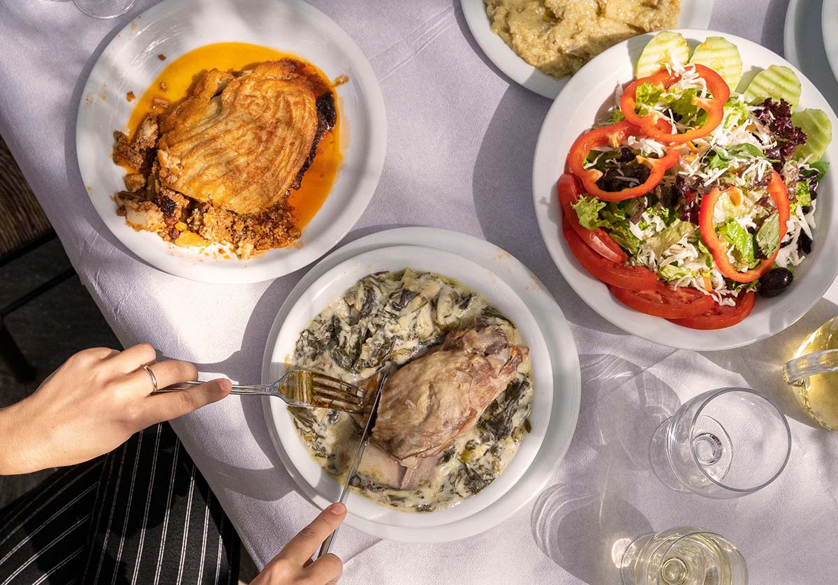 Το ιστορικό εστιατόριο Τέλης, στρώνει τραπέζι στην καρδιά της Φύσης, με ...