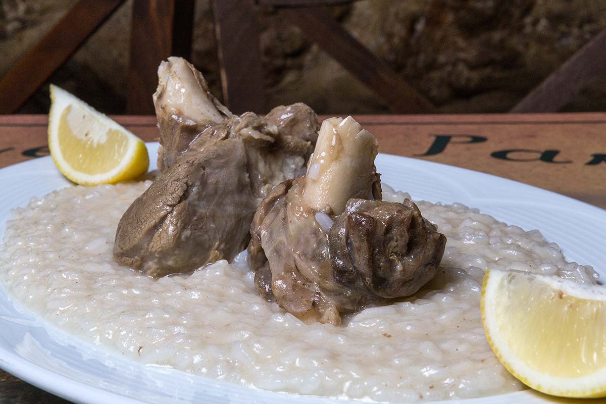 Αχλάδια: 14 νόστιμα χρόνια γνήσιας Κρητικής φιλοξενίας στο Αιγάλεω ...