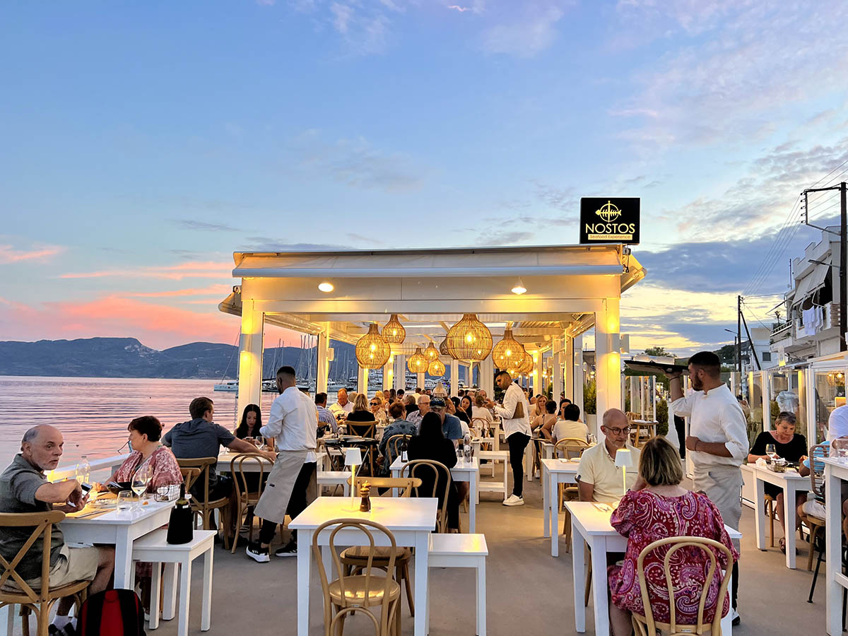 Nostos Seafood Experience: Γκουρμέ θαλασσογραφίες στον Αδάμαντα ...