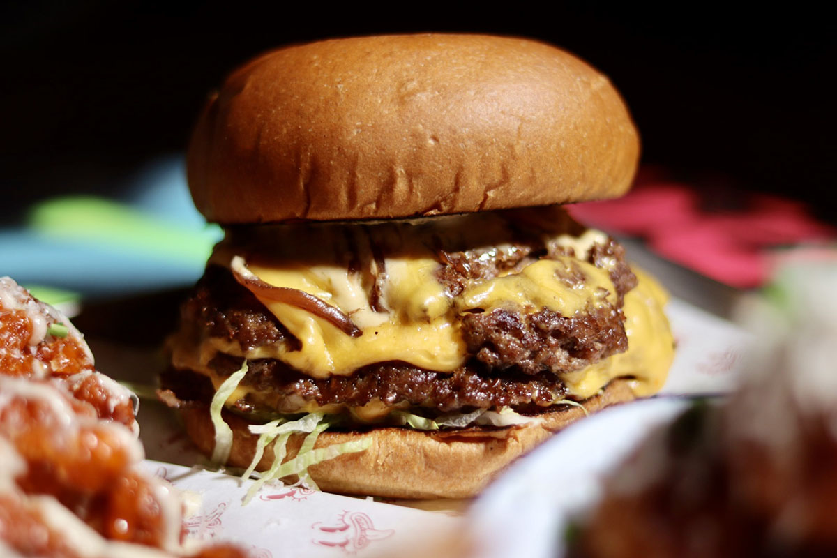 F* Smashing Burgers: Το street food στον 21ο αιώνα - Athens Hot Spots