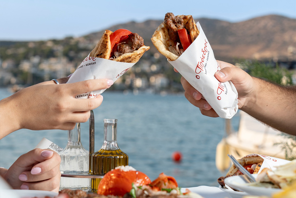 Ο Πρόεδρος: Παράδοση, μια διαχρονική αξία - Athens Hot Spots