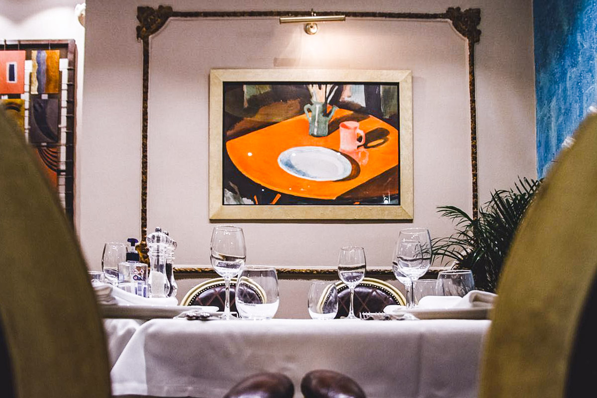 «17» Restaurant – Bar: Το διαχρονικό στέκι της Αθήνας που συνδυάζει ...
