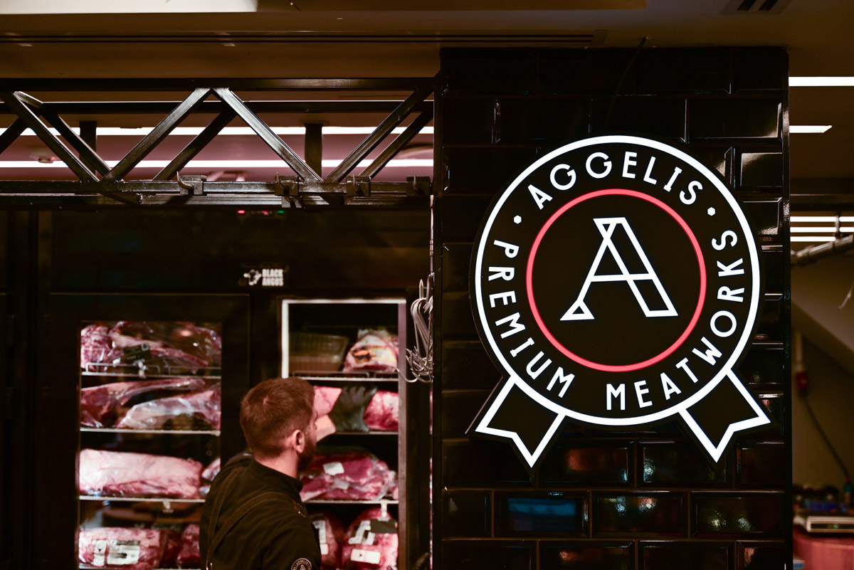 Aggelis Meatworks: Το κρεοπωλείο που έγινε συνώνυμο της εκλεκτής ...
