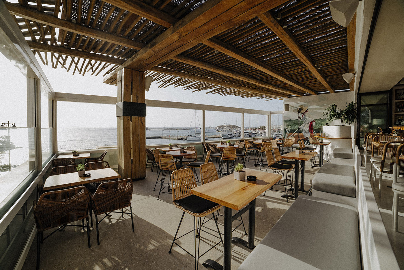 La Paloma Cocktail Bar & Restaurant: Λατίνος αέρας, δροσερά cocktails ...