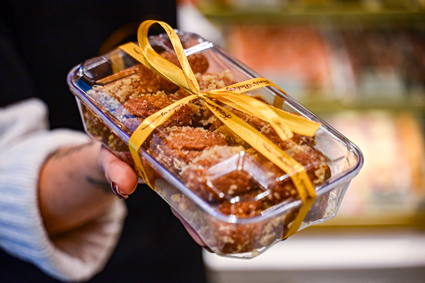Fanis Bakery: Εκεί όπου η ζύμη και η σοκολάτα γράφουν τις πιο γιορτινές ...
